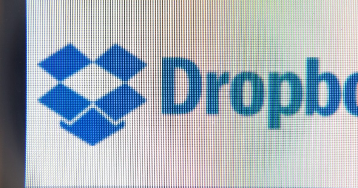 Dropbox zaznamenal mimořádný úspěch v IPO | Investice.cz