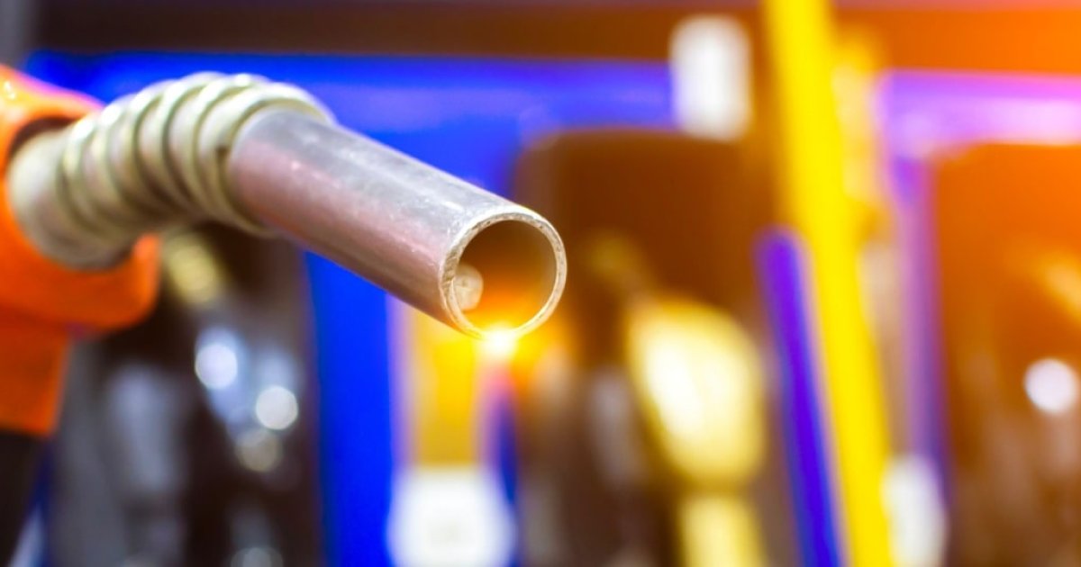 Benzín v Česku je nejlevnější za 3,5 roku | Investice.cz
